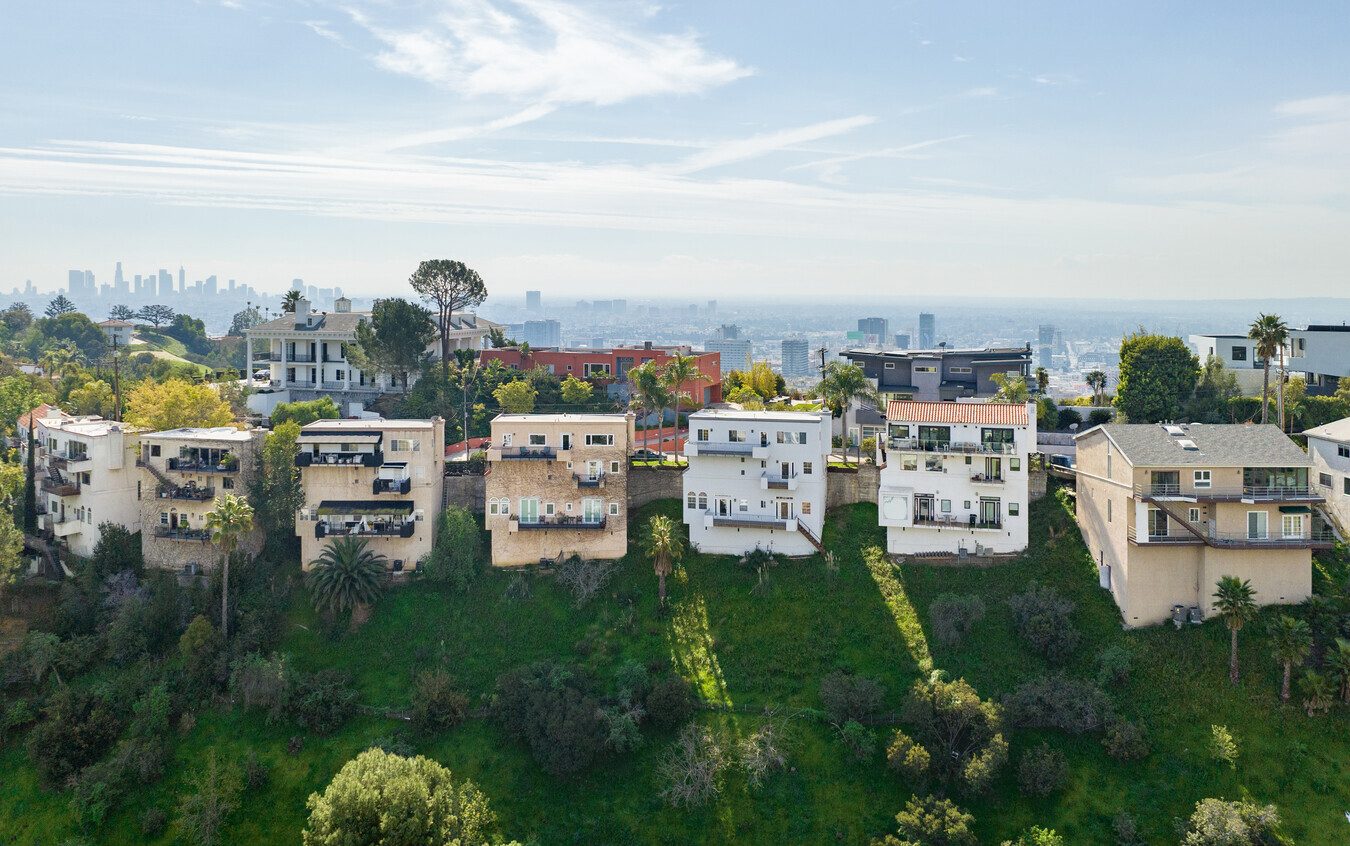 Hollywood Hills – ARTHUR YOON